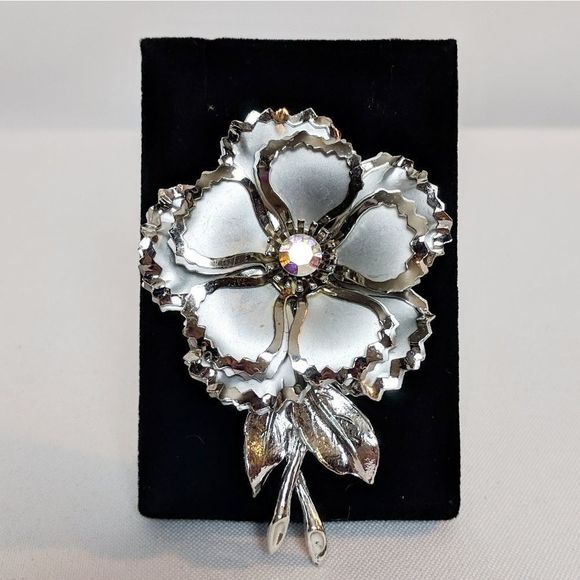 Coro | Jewelry | Vintagecoro Silver Flower Brooch With Rhinestone ...